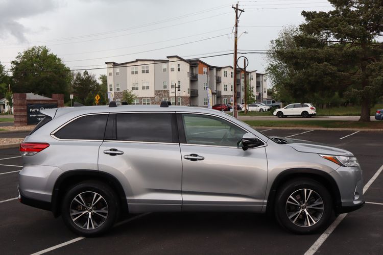 2018 Toyota Highlander LE | Victory Motors of Colorado