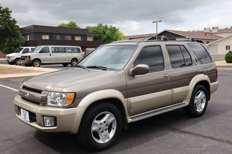 2002 INFINITI QX4 | Victory Motors of Colorado