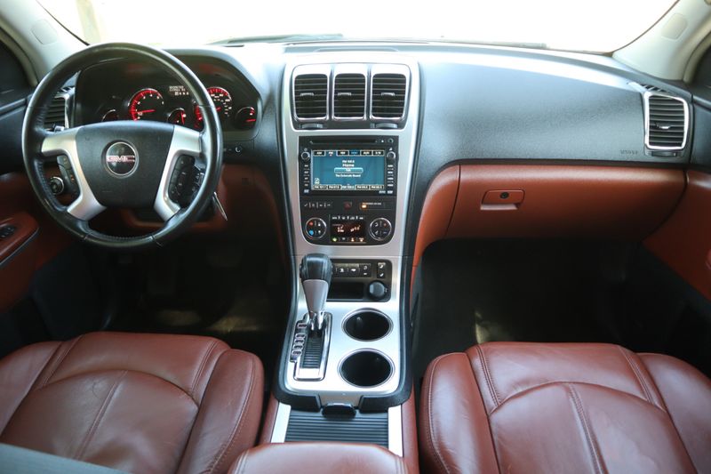 2008 Gmc Acadia Inside