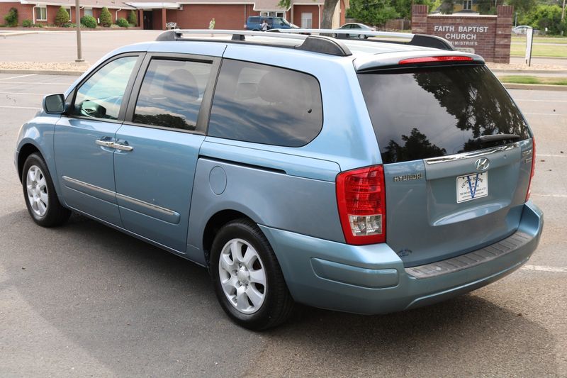 2007 Hyundai Entourage Photos