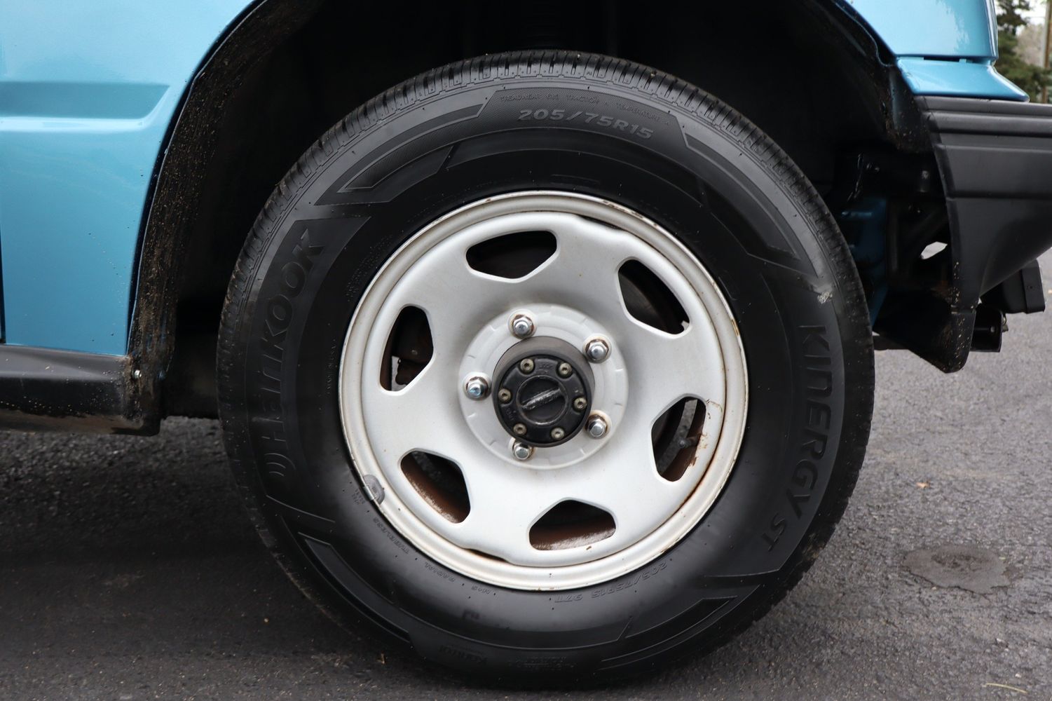 1994 Geo Tracker Base | Victory Motors of Colorado