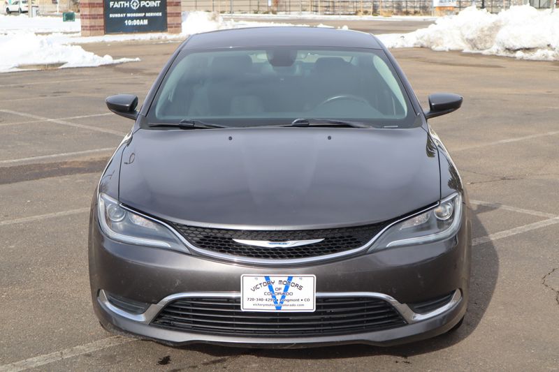 2015 Chrysler 200 Photos