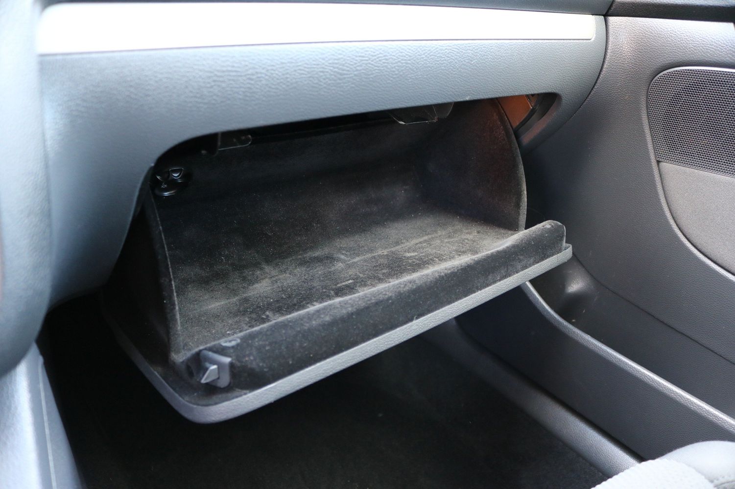 2008 Volkswagen Rabbit S | Victory Motors of Colorado