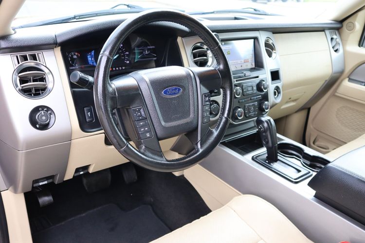 2016 Ford Expedition XLT | Victory Motors of Colorado