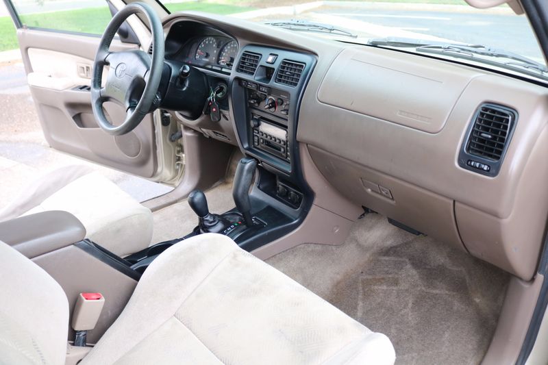 2002 Toyota 4Runner Photos