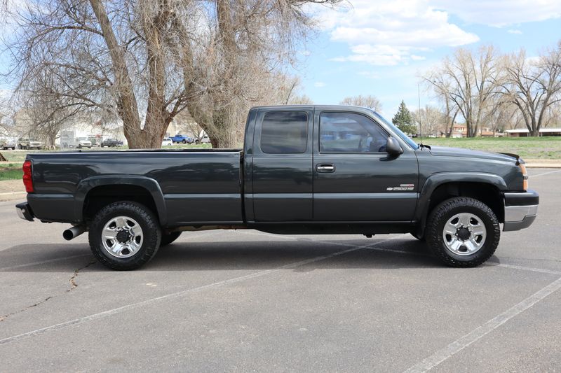 2004 Chevrolet Silverado 2500HD Photos