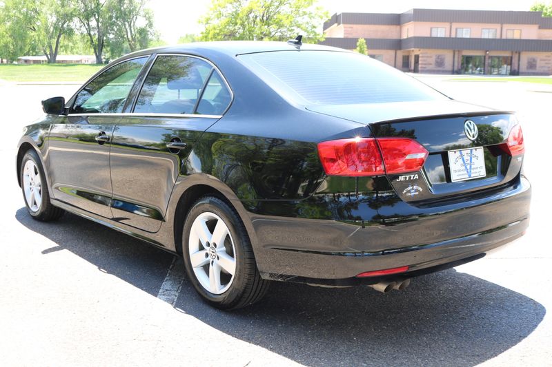 2012 Volkswagen Jetta Photos