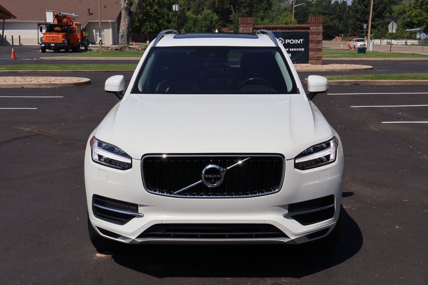 2016 Volvo XC90 T8 eAWD Momentum | Victory Motors of Colorado