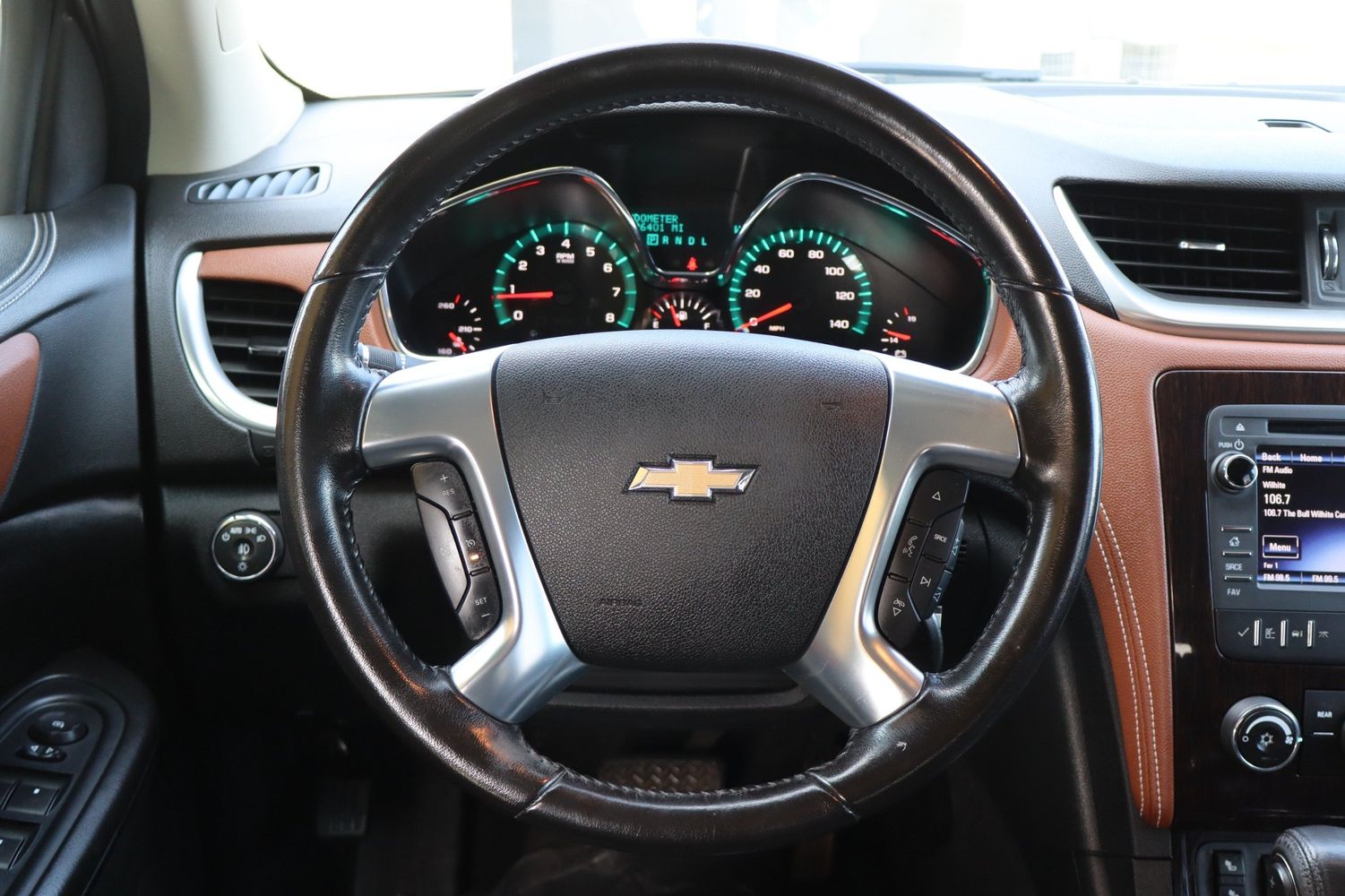 2017 Chevrolet Traverse LT | Victory Motors of Colorado