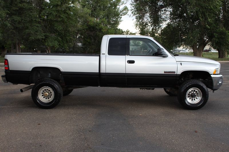 2002 Dodge Ram 2500 Photos