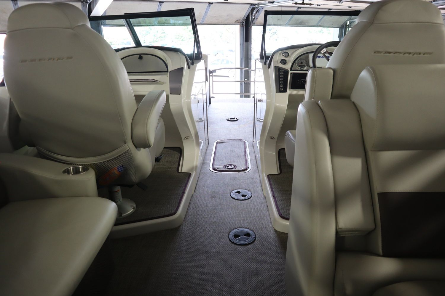 2018 LARSON ESCAPE PONTOON | Victory Motors of Colorado