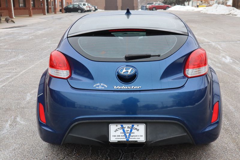 2017 Hyundai Veloster Photos