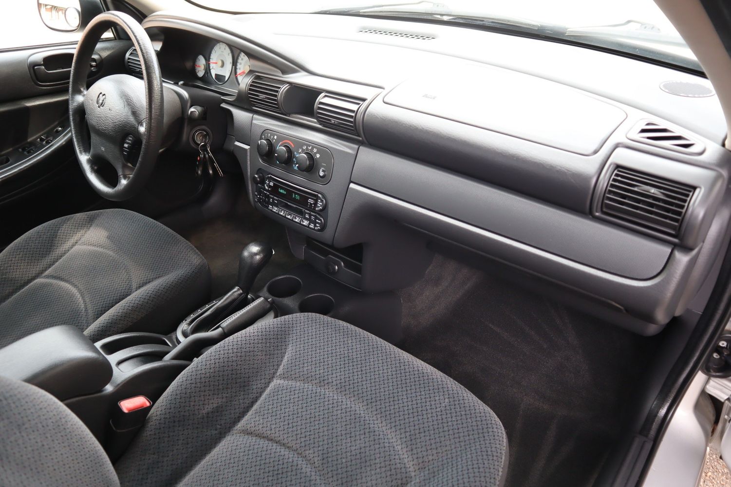 2004 Dodge Stratus SE | Victory Motors of Colorado