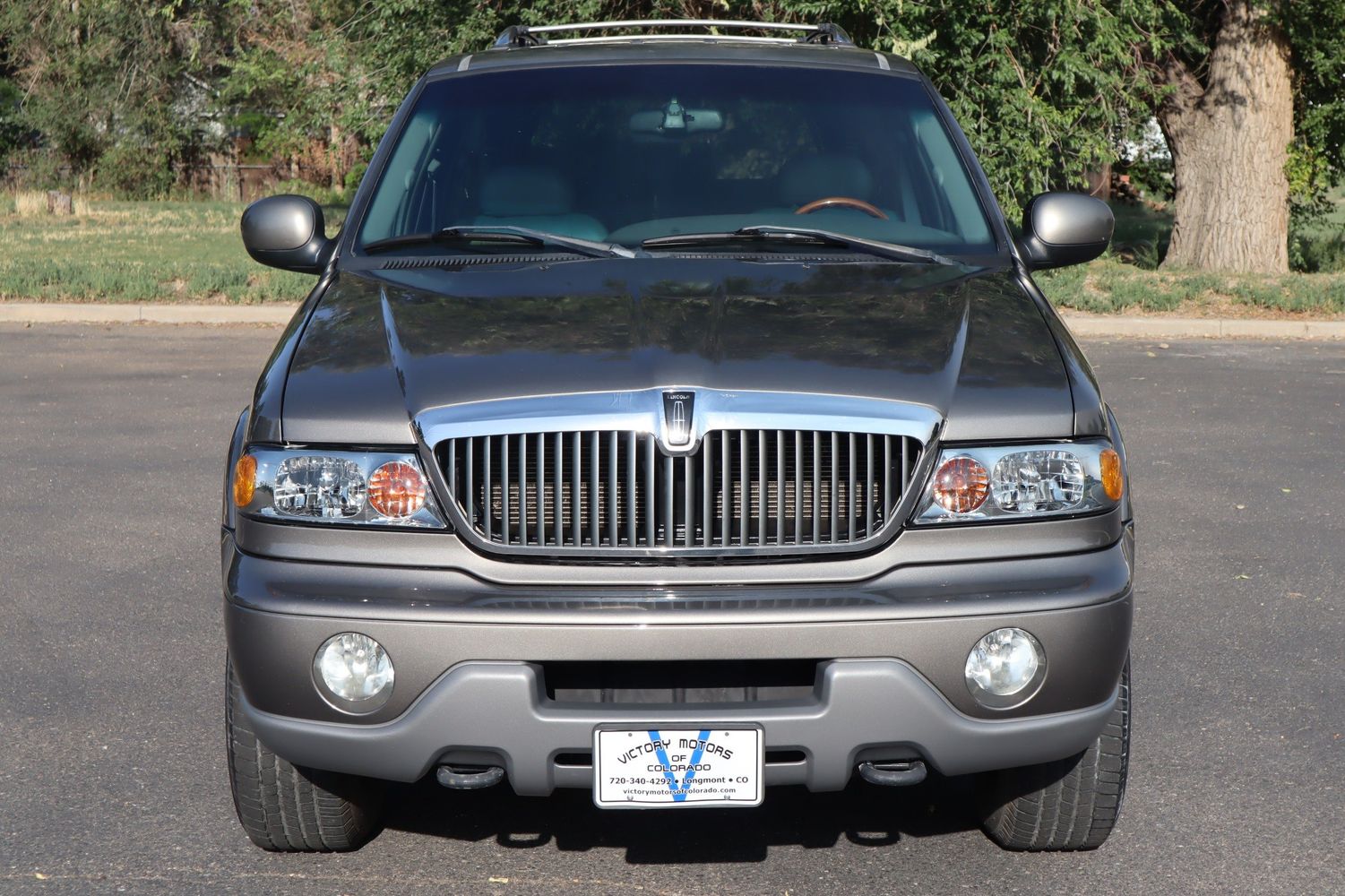 2001 Lincoln Navigator Base | Victory Motors of Colorado