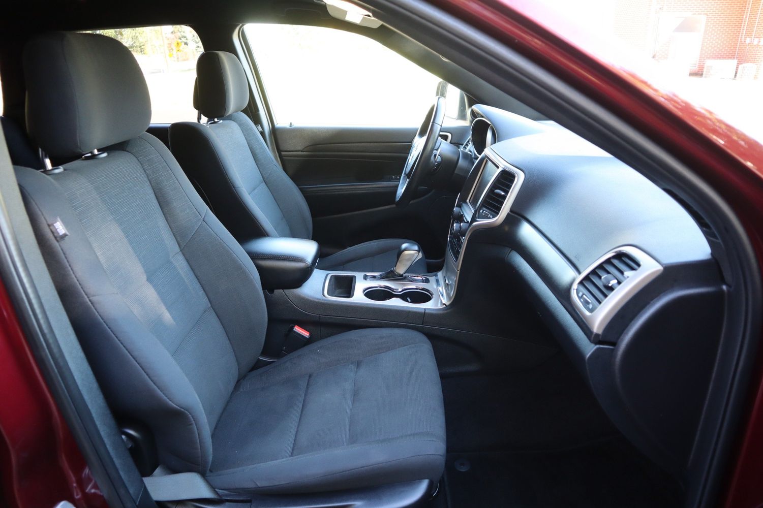 2017 Jeep Grand Cherokee Laredo | Victory Motors of Colorado