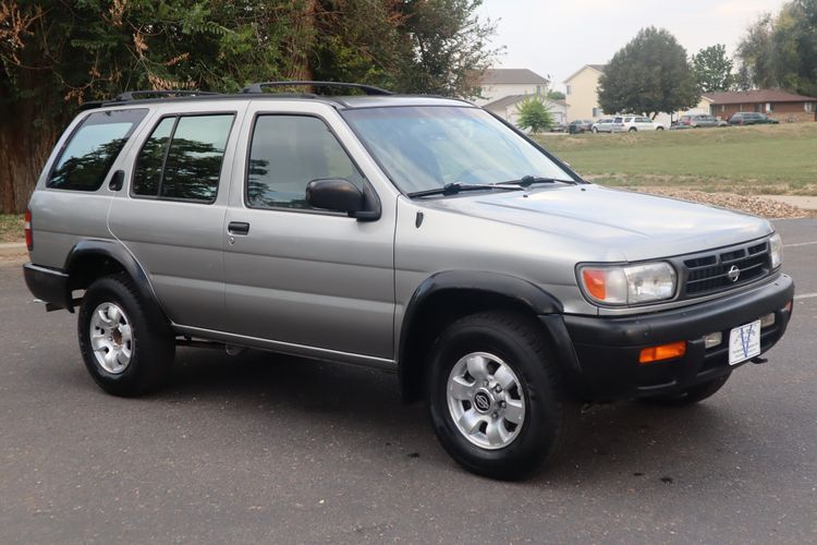 1998 Nissan Pathfinder SE | Victory Motors of Colorado