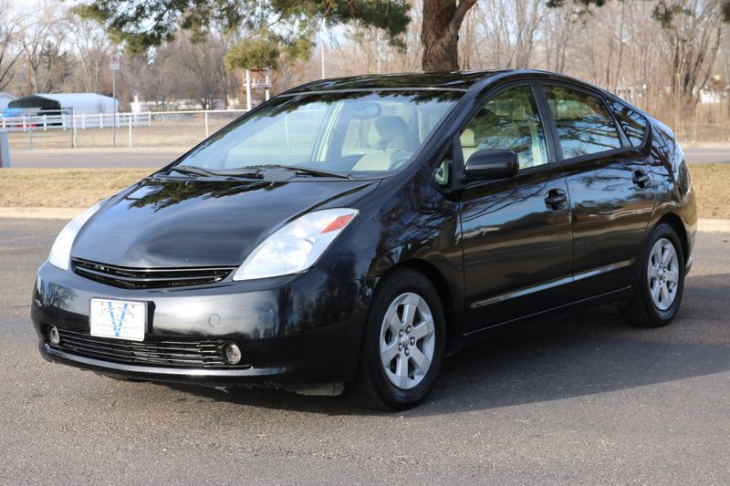 2004 Toyota Prius Photos