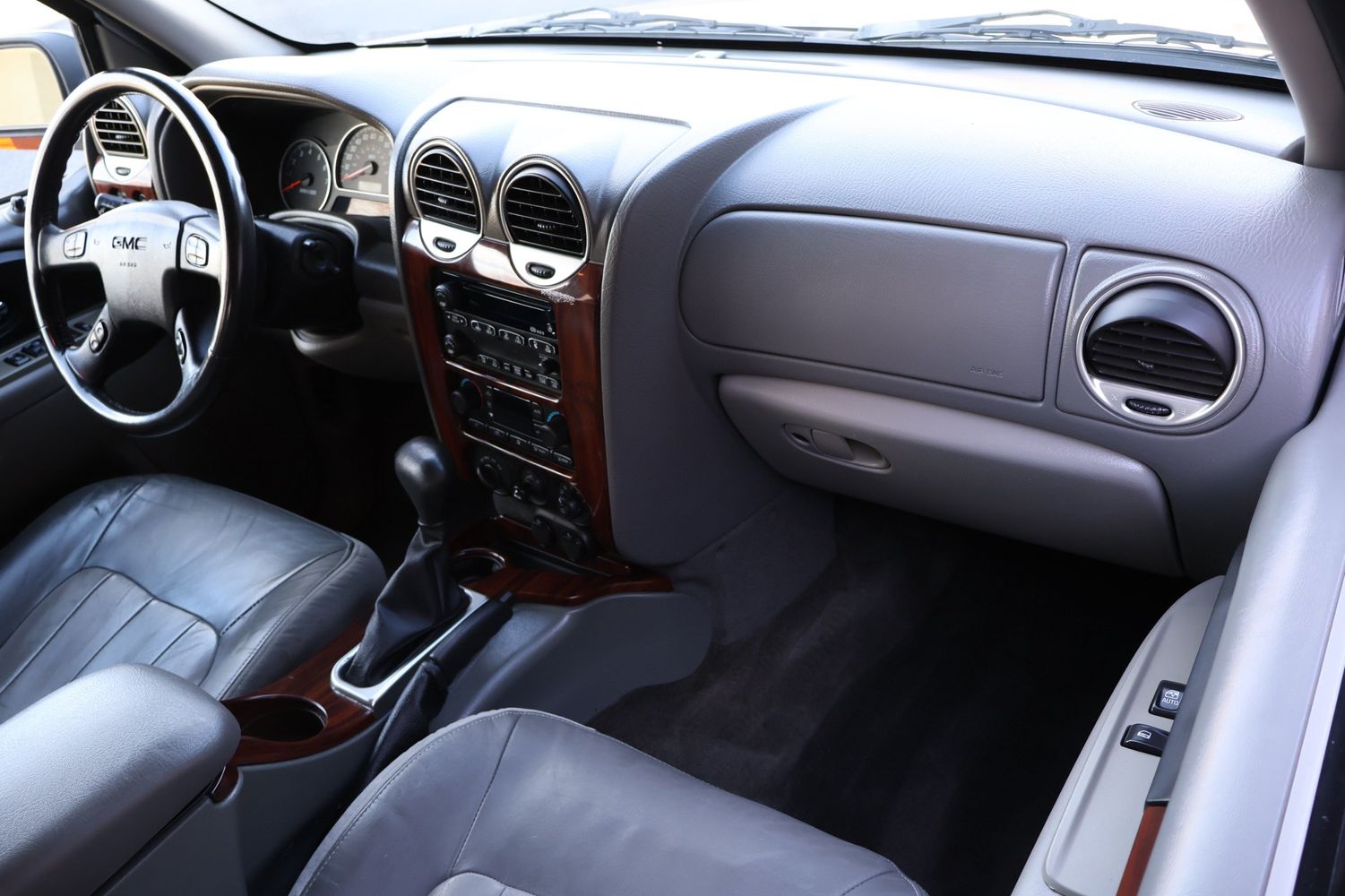 2002 GMC Envoy SLT | Victory Motors of Colorado