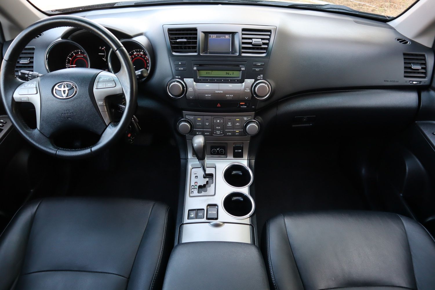 2010 Toyota Highlander SE | Victory Motors of Colorado