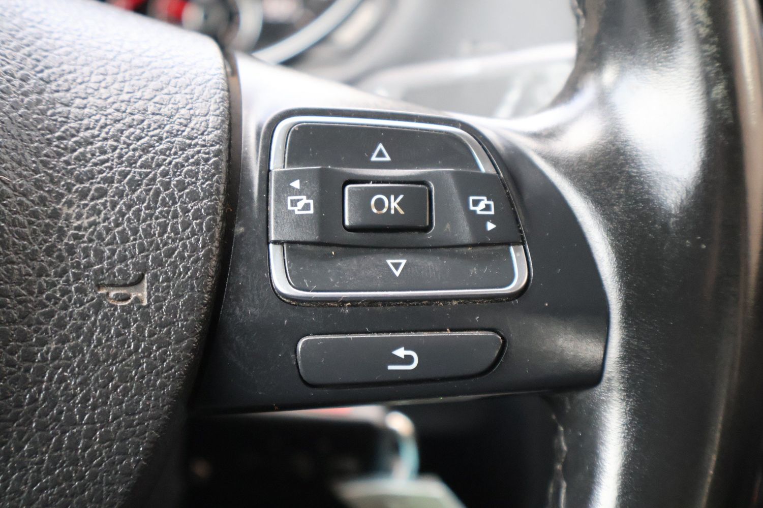 2014 Volkswagen Jetta SportWagen TDI | Victory Motors of Colorado