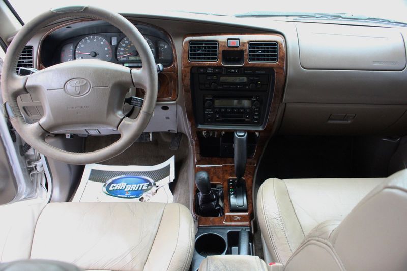 2000 Toyota 4Runner Photos