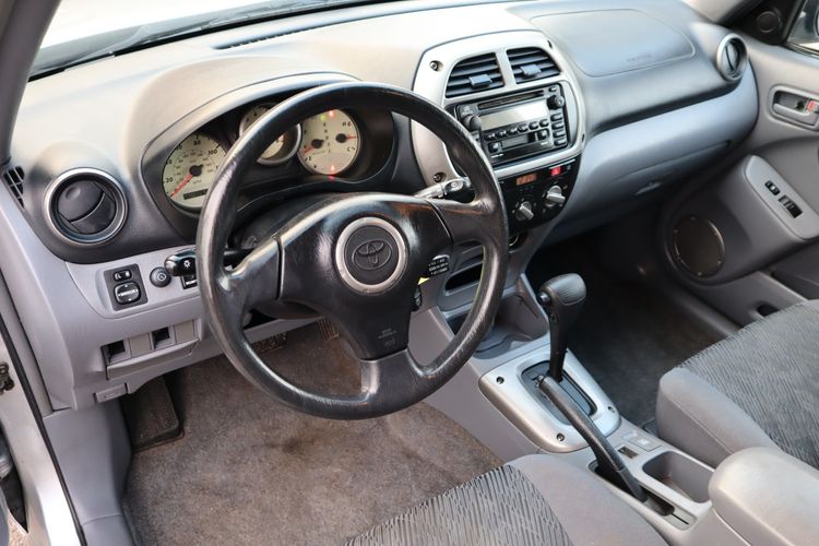 2002 Toyota RAV4 Base | Victory Motors of Colorado