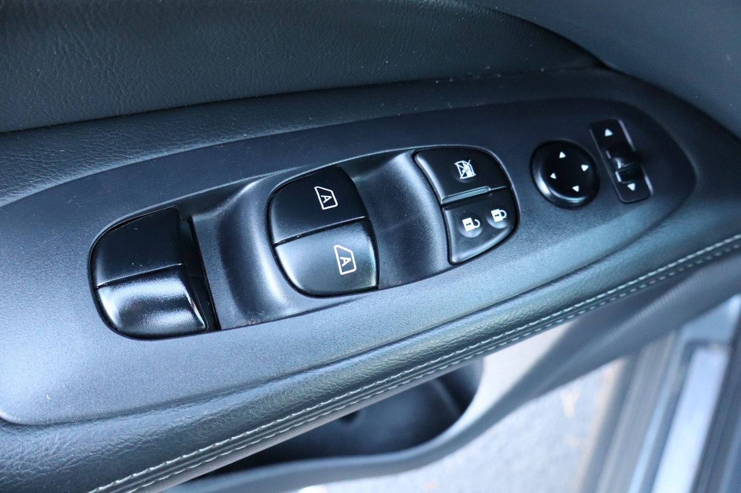 2016 Nissan Pathfinder SL | Victory Motors of Colorado