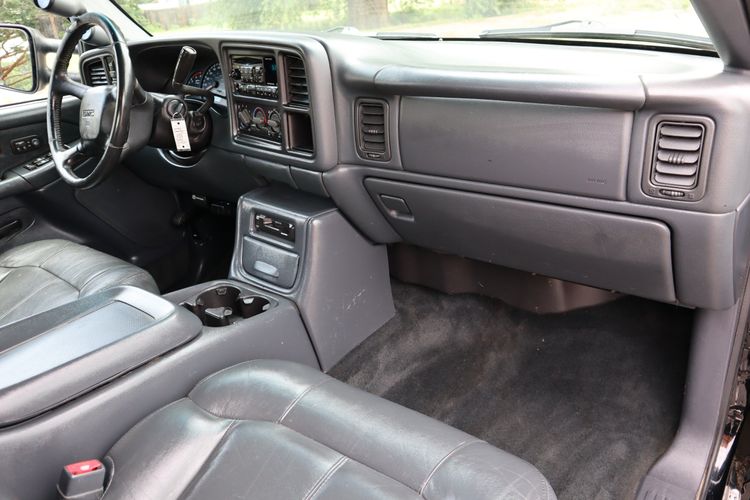 2001 GMC Sierra 3500 SLT | Victory Motors of Colorado