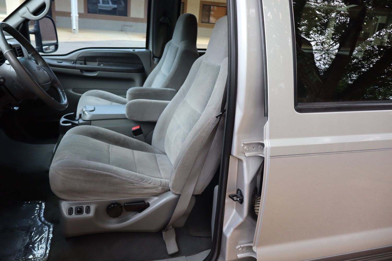 2002 Ford Excursion XLT | Victory Motors of Colorado