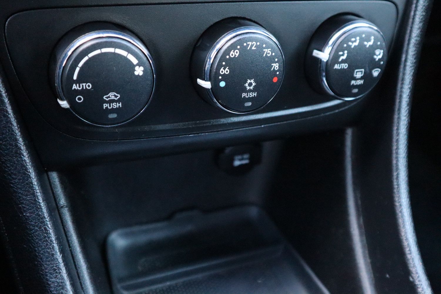 2014 Dodge Avenger SXT | Victory Motors of Colorado