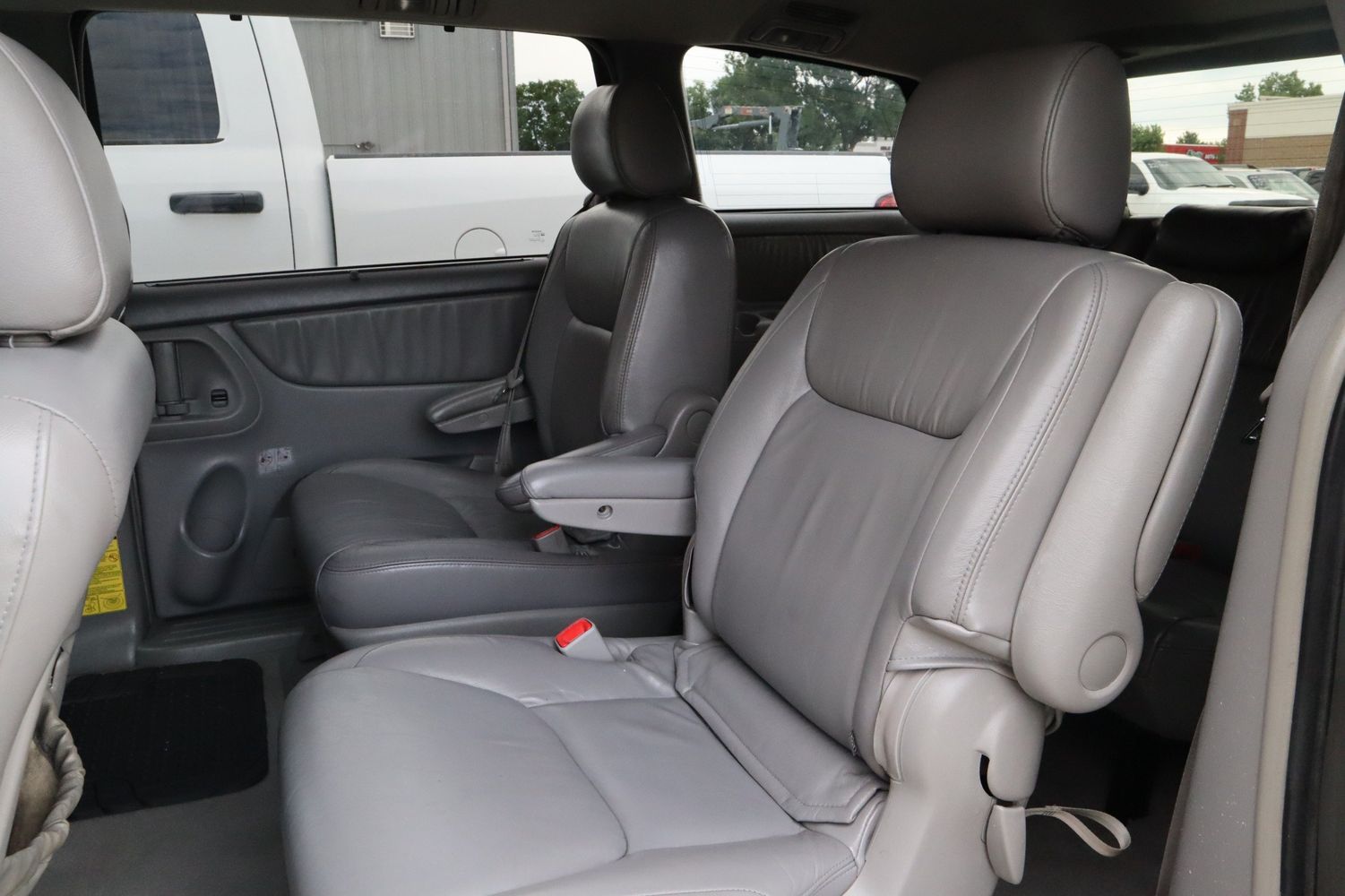 2004 Toyota Sienna XLE 7 Passenger | Victory Motors of Colorado
