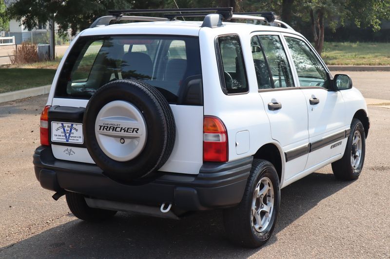 2000 Chevrolet Tracker Photos