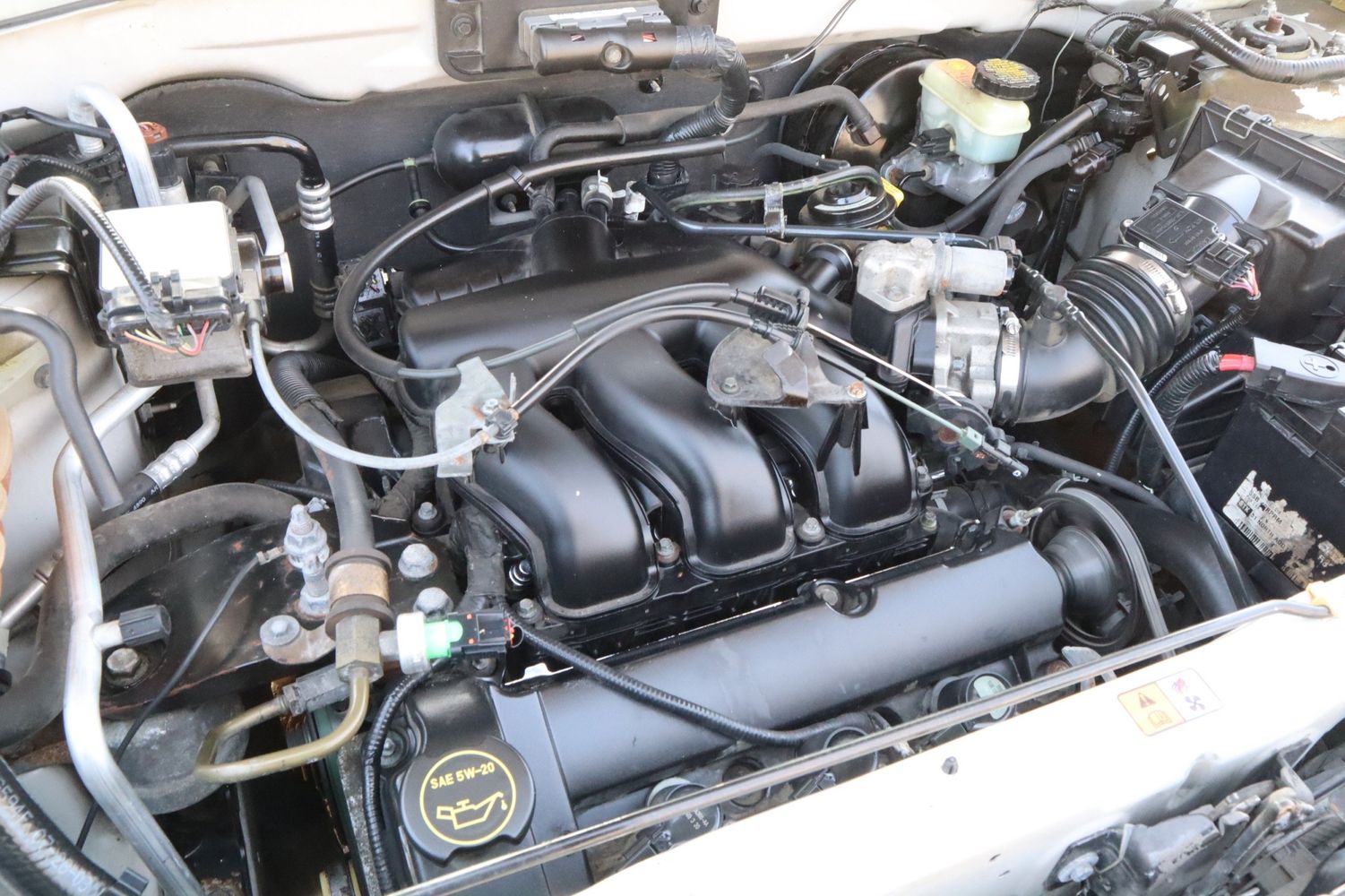 2004 Ford Escape Limited | Victory Motors of Colorado