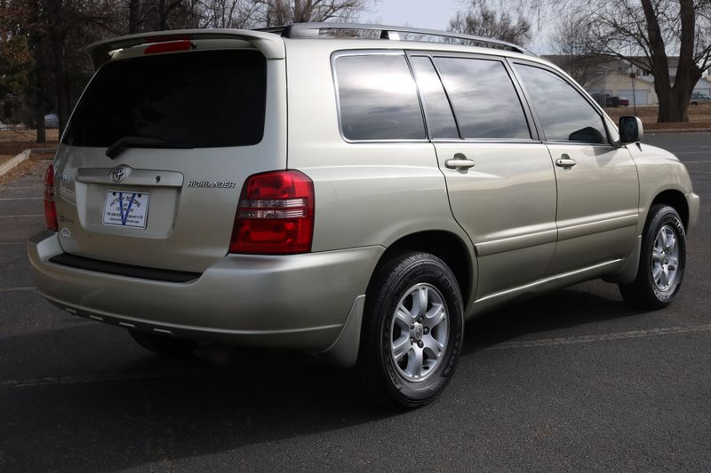 2003 Toyota Highlander Photos