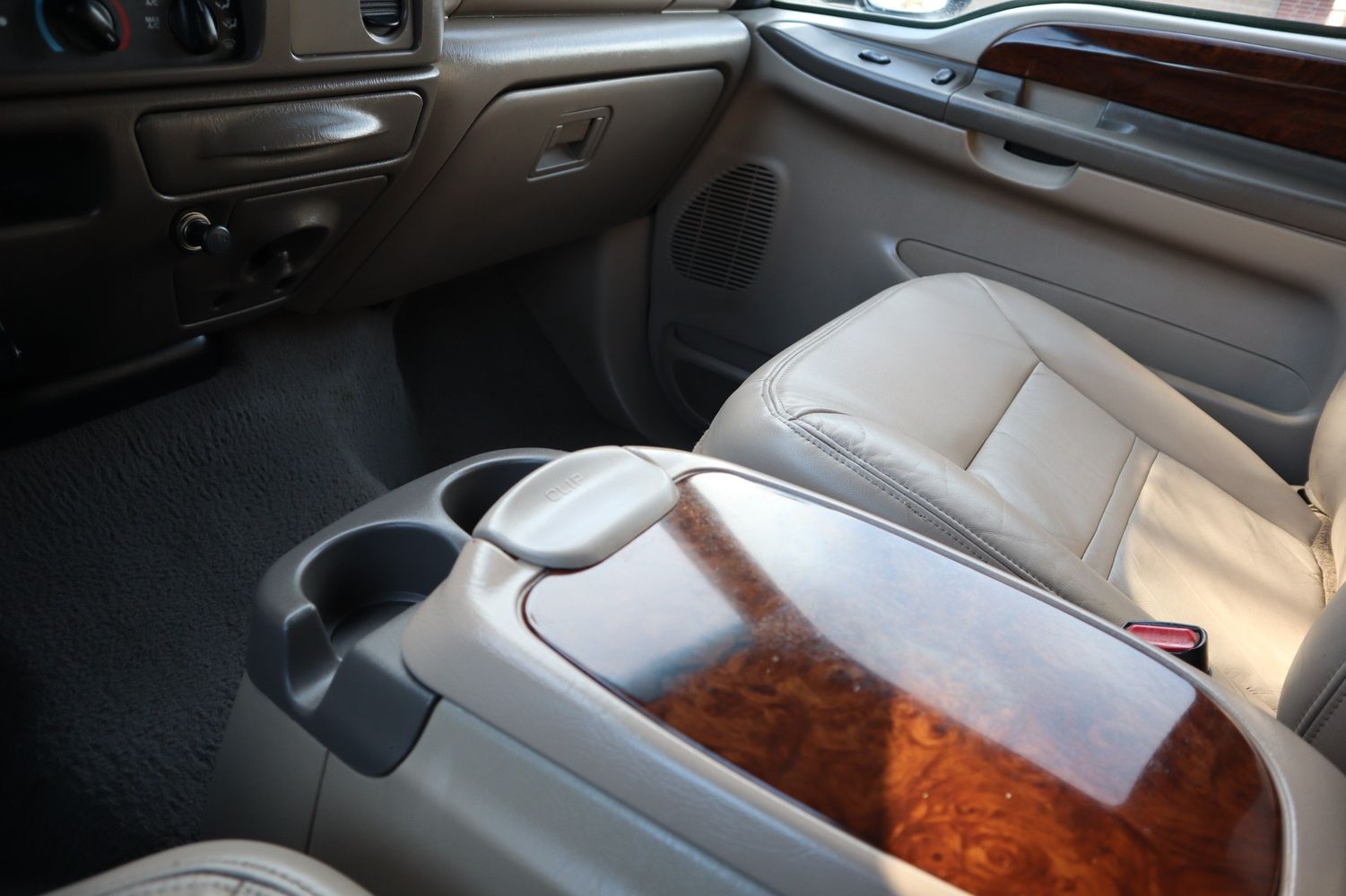 2001 Ford Excursion Limited | Victory Motors of Colorado