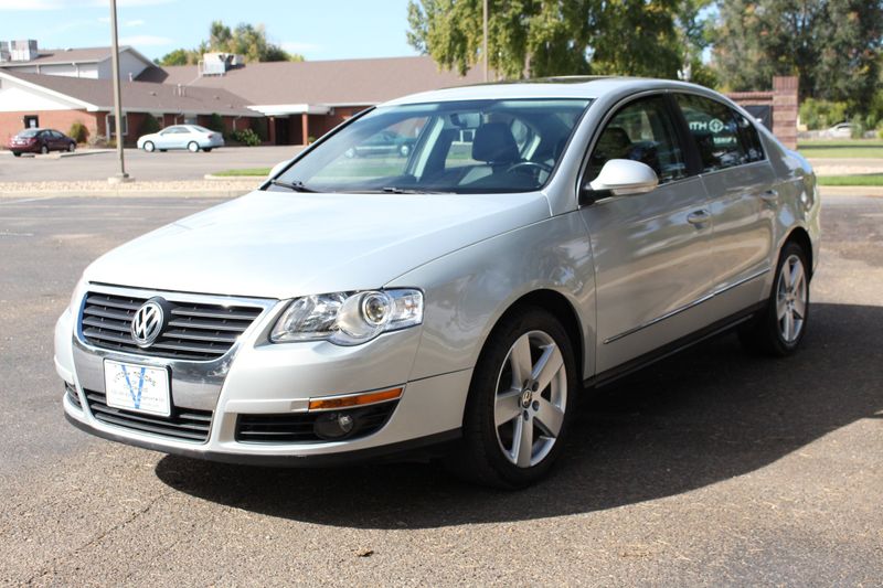 2009 Volkswagen Passat Photos