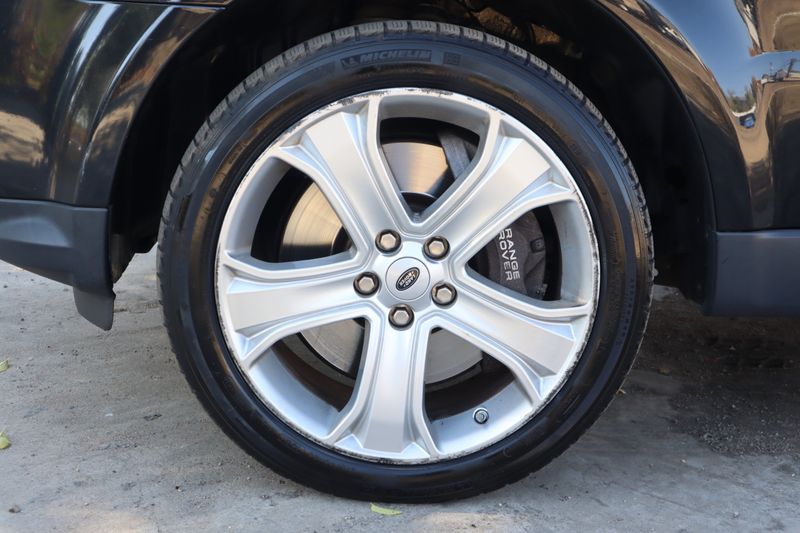 2011 LNDR Range Rover Sport Photos