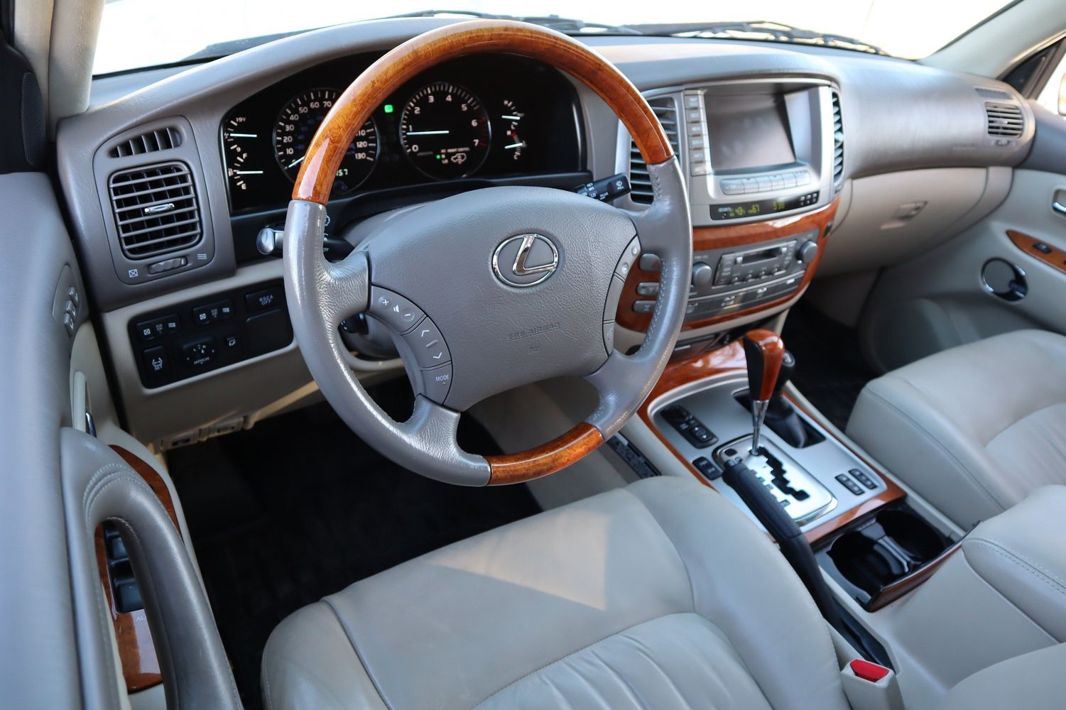 2006 Lexus LX 470 Base | Victory Motors of Colorado