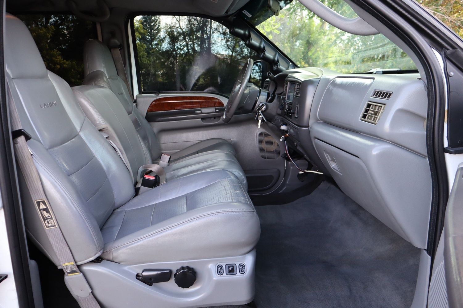2003 Ford F-250 Super Duty Lariat | Victory Motors of Colorado