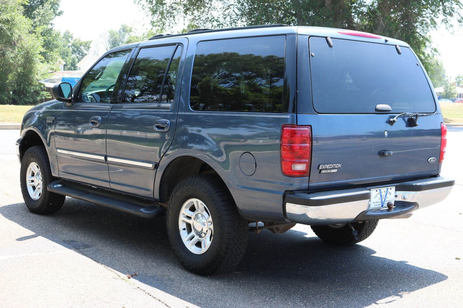 2002 Ford Expedition XLT | Victory Motors of Colorado