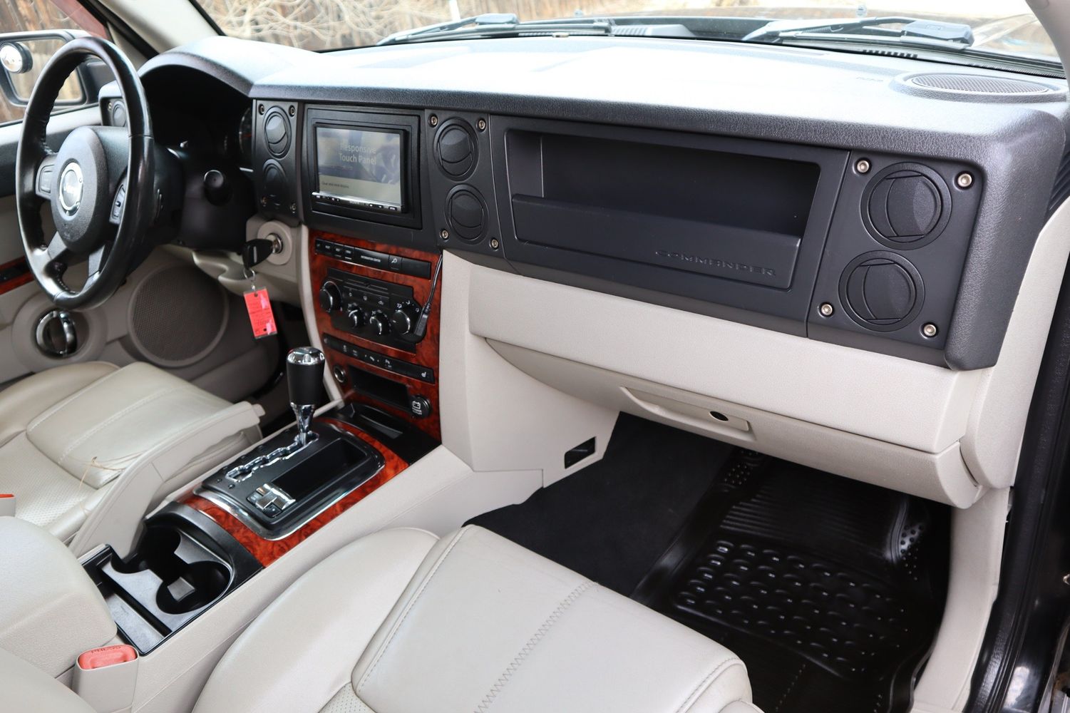 Lifted Jeep Commander Interior