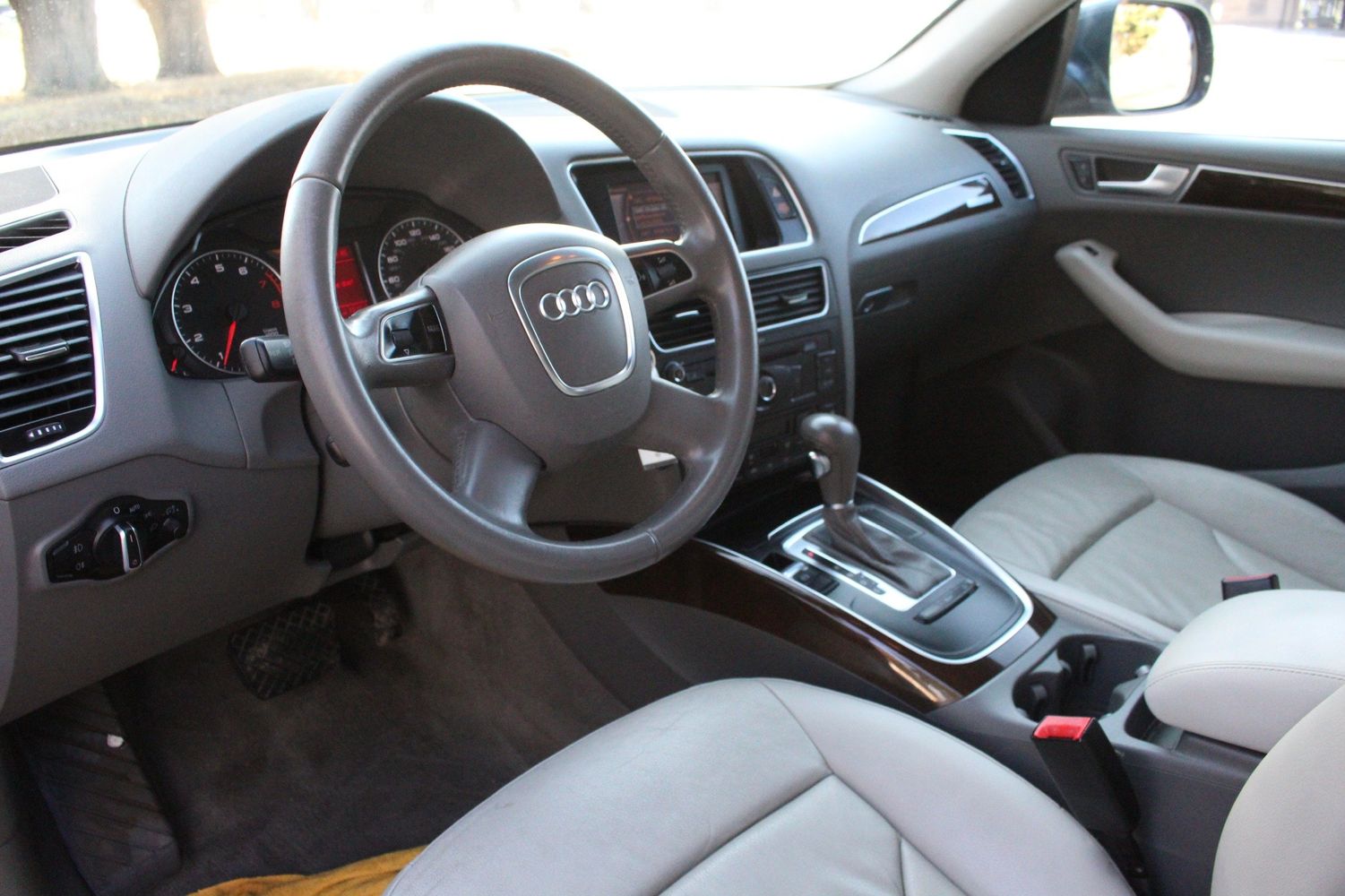 2011 Audi Q5 2.0T quattro Premium | Victory Motors of Colorado