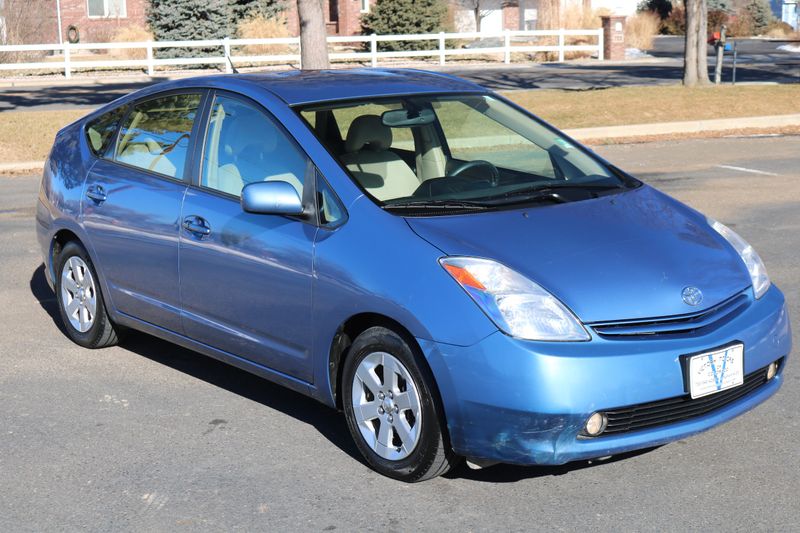 2004 Toyota Prius Photos