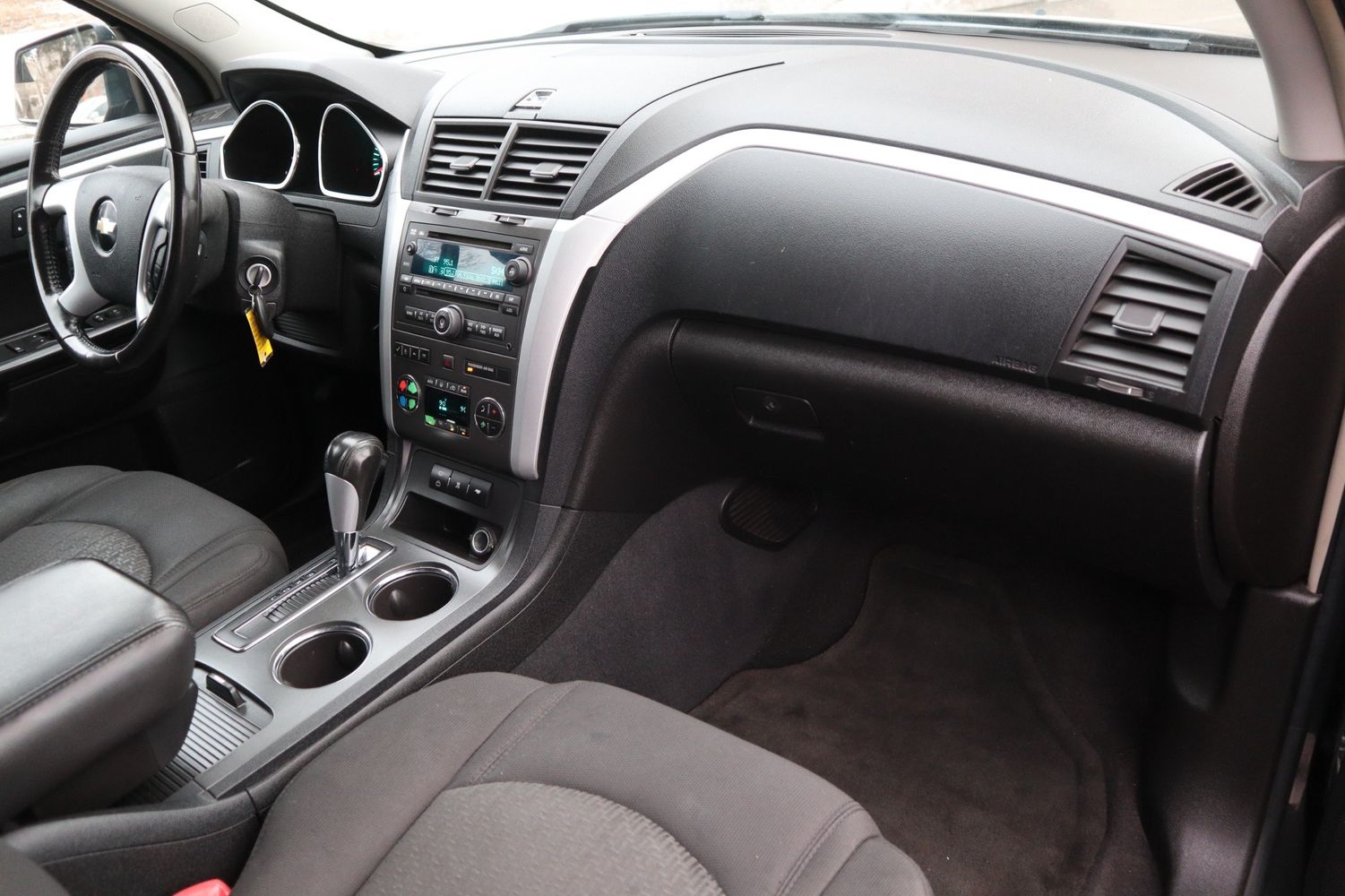 2009 Chevrolet Traverse LT | Victory Motors of Colorado