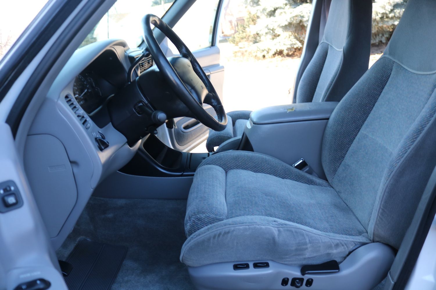 1996 Ford Explorer XLT | Victory Motors of Colorado
