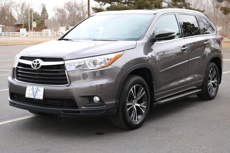 2016 Toyota Highlander XLE | Victory Motors of Colorado