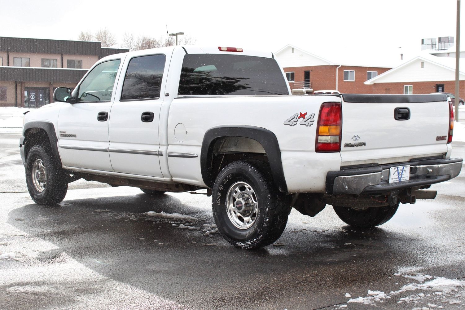 2001 GMC Sierra 2500HD SLT | Victory Motors of Colorado
