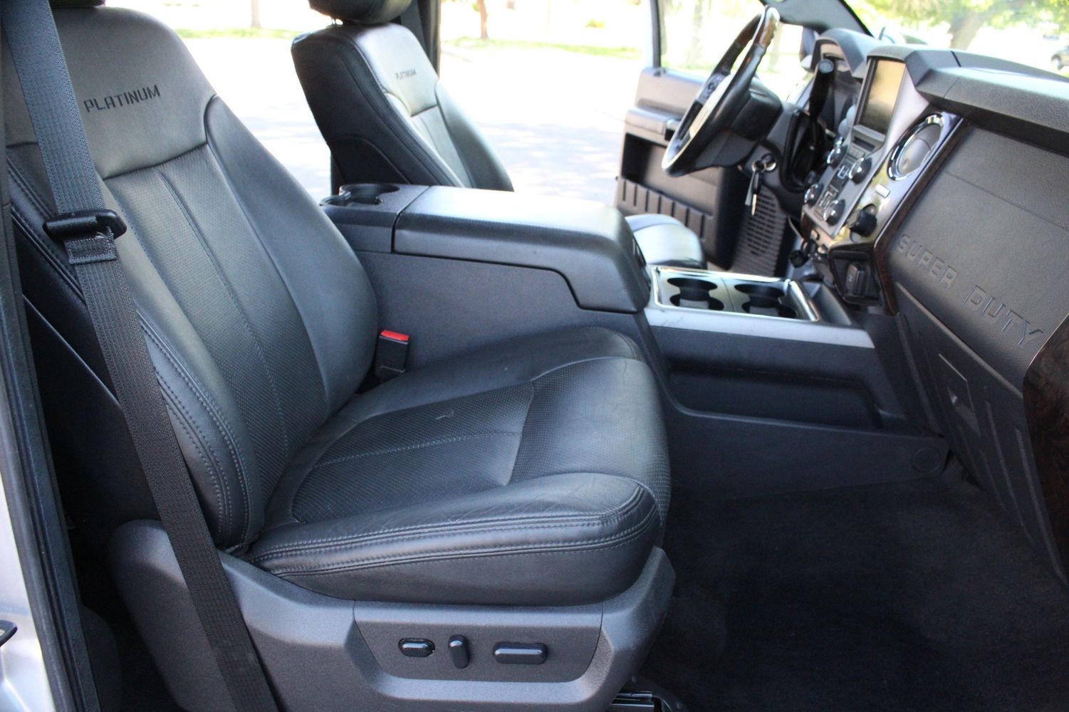 2016 Ford F-350 Super Duty Platinum | Victory Motors of Colorado