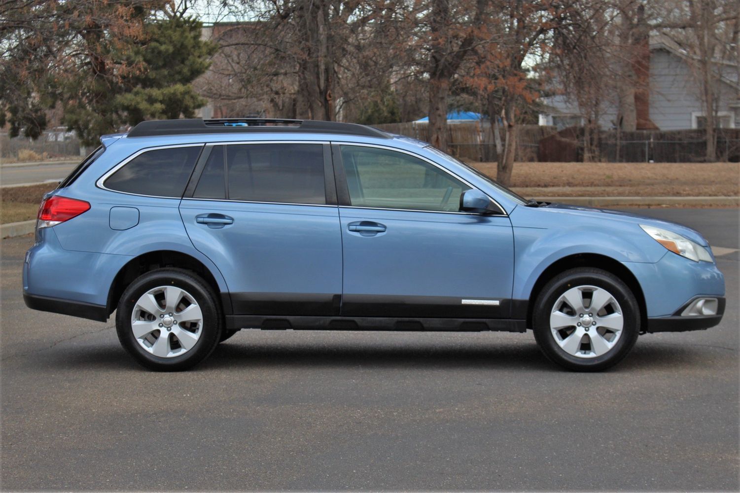 2010 Subaru Outback 2.5i Premium | Victory Motors of Colorado