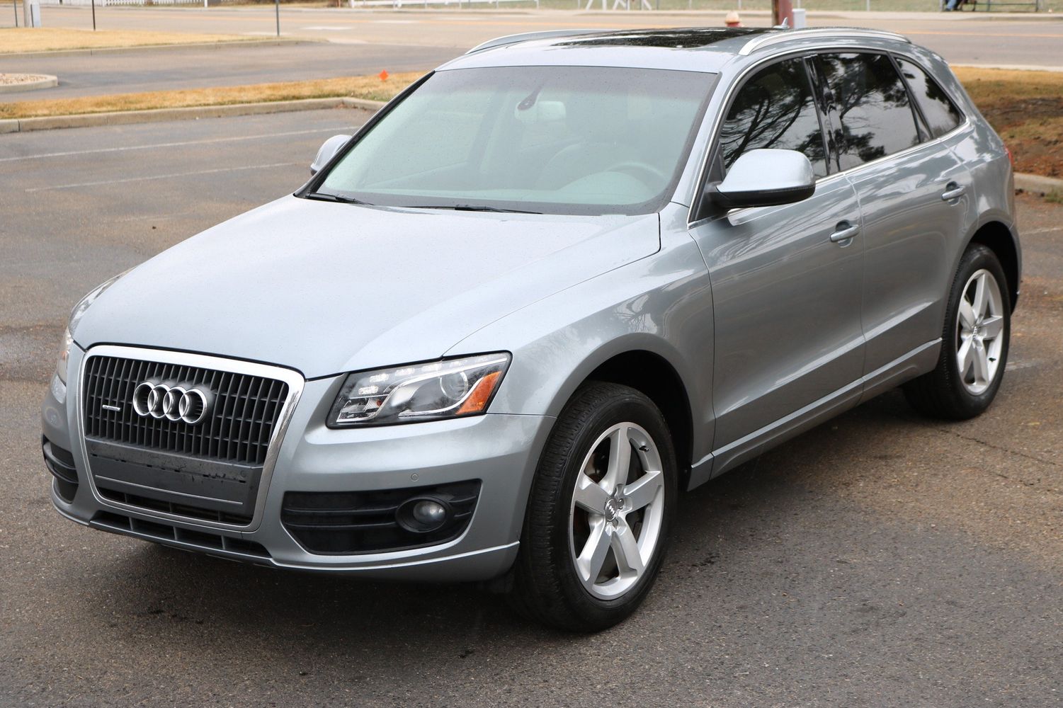 2011 Audi Q5 2.0T quattro Premium Plus | Victory Motors of Colorado